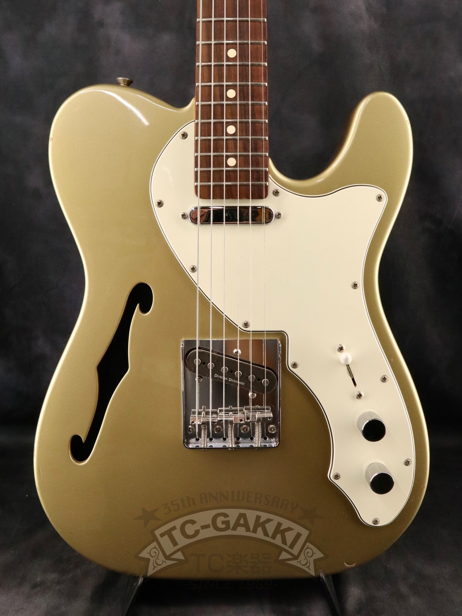 2012 Vintage modifié Telecaster Thinline